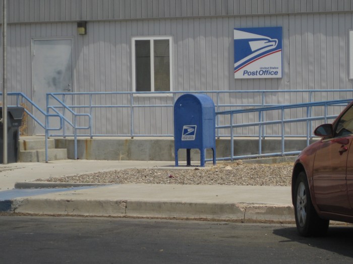 A Ghost Town that’s Not Quite Dead: Crappy Places to Be From – Two ...